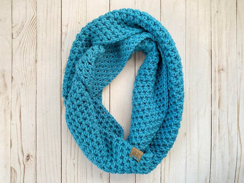 Cozy Infinity Scarf Crochet Pattern – Easy & Stylish 🧣 – lunellacraft